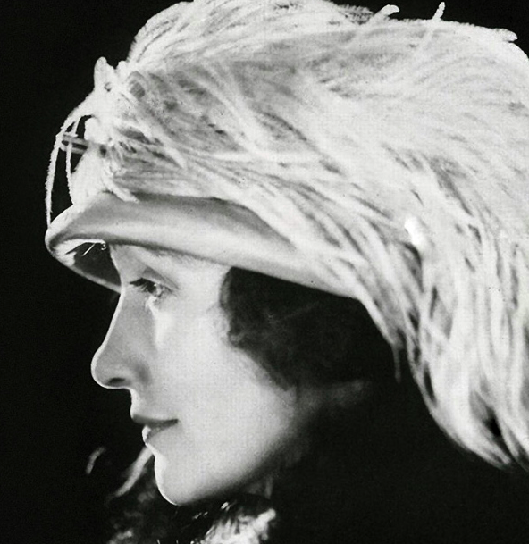 hedda – BEGUILING HOLLYWOOD